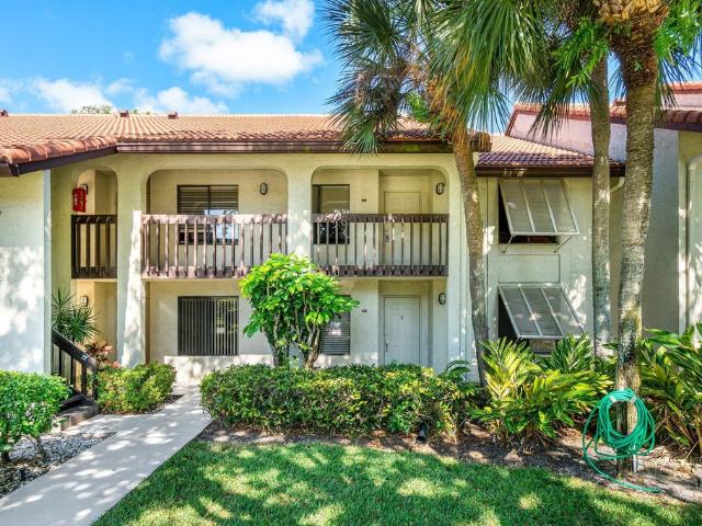 Luxury apartment complex for rent in Boynton Beach, United States