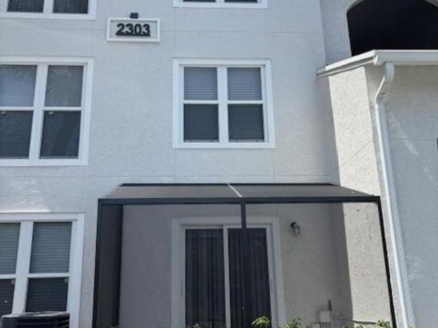 Luxury apartment complex for rent in Boynton Beach, United States