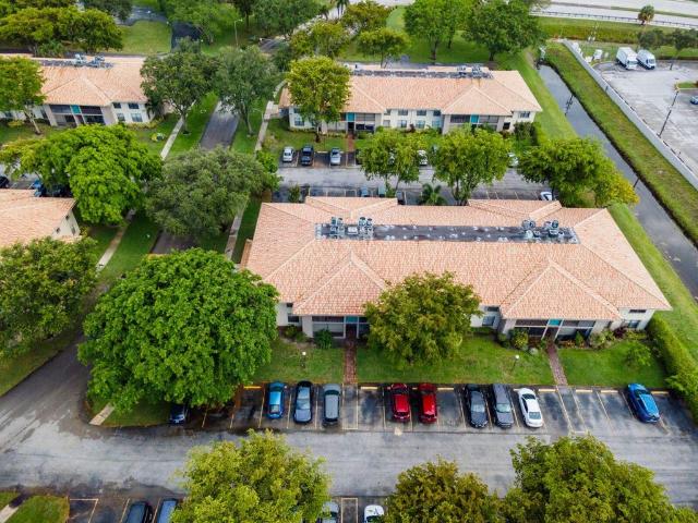 Luxury apartment complex for rent in Boynton Beach, United States