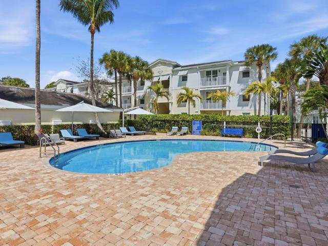 Luxury apartment complex for rent in Boynton Beach, United States