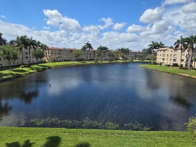 Luxury apartment complex for rent in Boynton Beach, United States