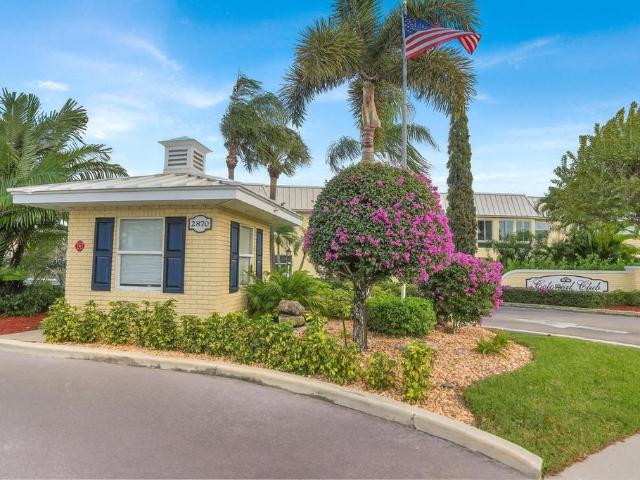 Luxury apartment complex for rent in Boynton Beach, United States