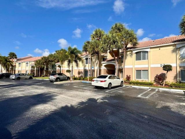 Luxury apartment complex for rent in Boynton Beach, United States