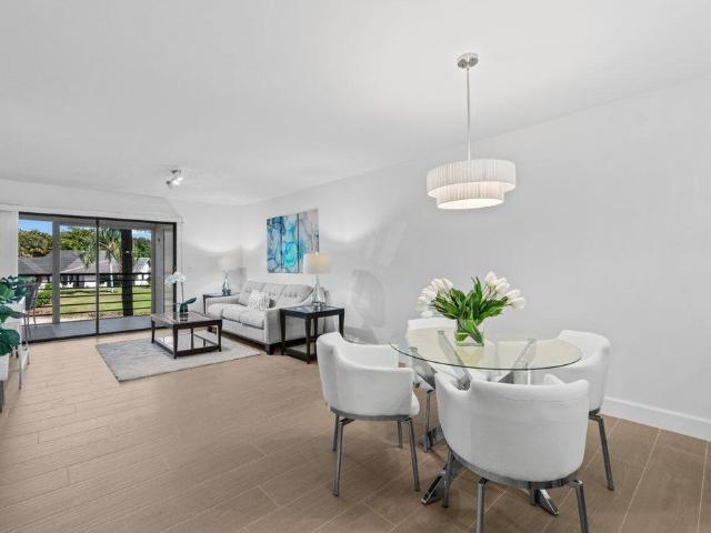 Luxury apartment complex for rent in Boynton Beach, United States