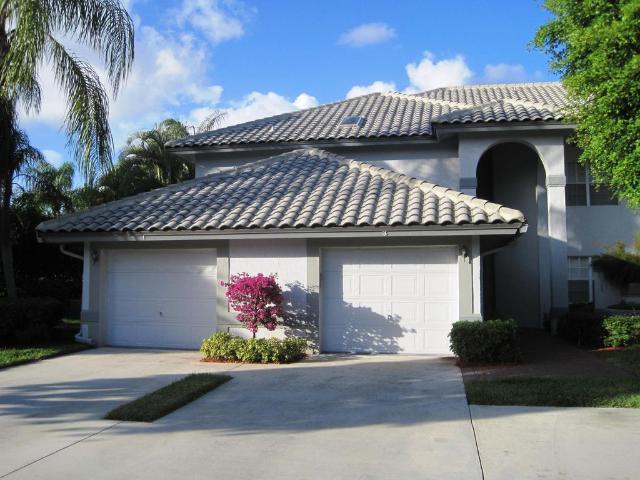 Luxury apartment complex for rent in Boynton Beach, Florida