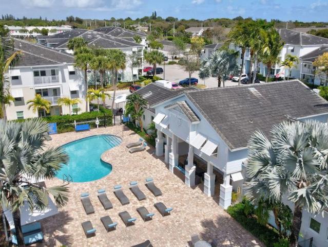 Luxury apartment complex for rent in Boynton Beach, Florida