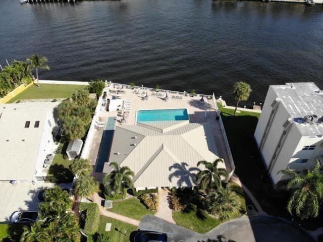 Luxury apartment complex for rent in Boynton Beach, Florida