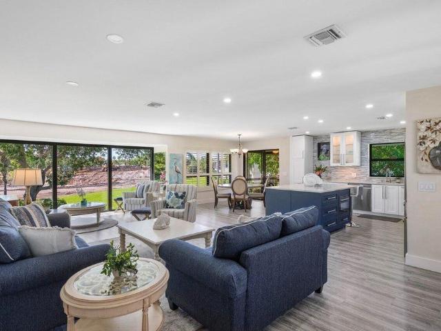 Luxury apartment complex for rent in Boynton Beach, Florida