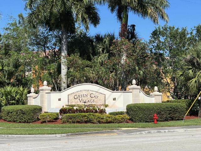 Luxury apartment complex for rent in Boynton Beach, Florida