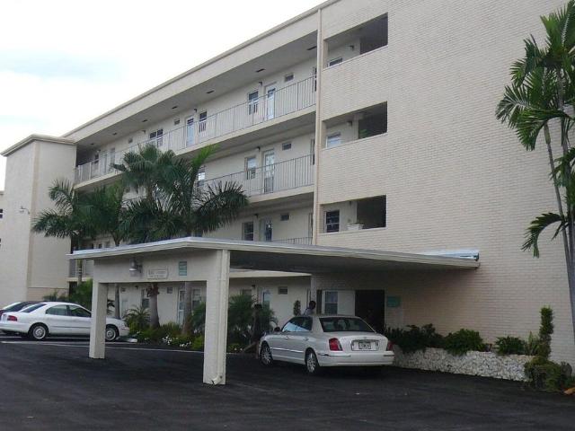 Luxury apartment complex for rent in Boynton Beach, Florida