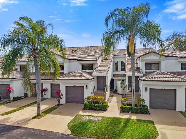 Luxury apartment complex for rent in Boynton Beach, Florida