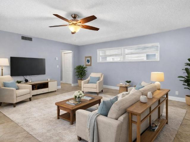 Luxury apartment complex for rent in Boynton Beach, Florida