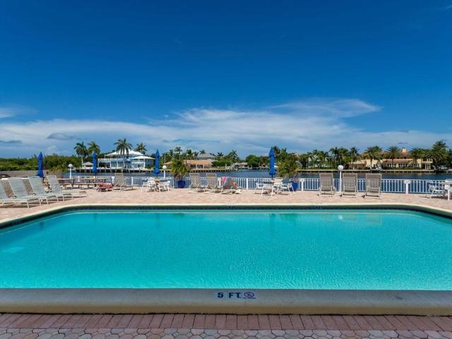 Luxury apartment complex for rent in Boynton Beach, Florida