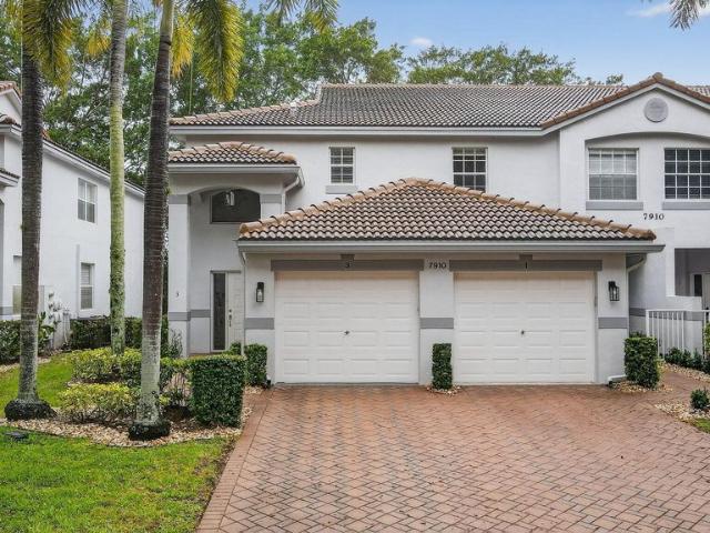 Luxury apartment complex for rent in Boynton Beach, Florida