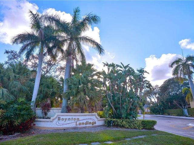 Luxury apartment complex for rent in Boynton Beach, Florida