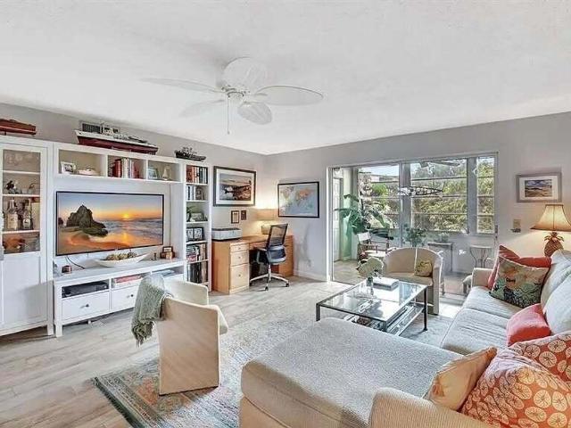 Luxury apartment complex for rent in Boynton Beach, Florida