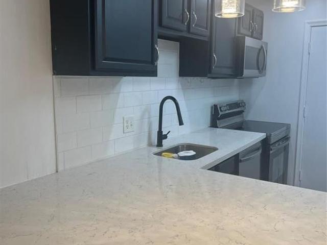 Luxury apartment complex for rent in Boca Raton, United States