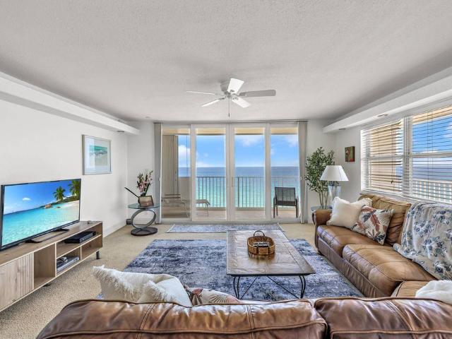 Luxury apartment complex for rent in Boca Raton, United States