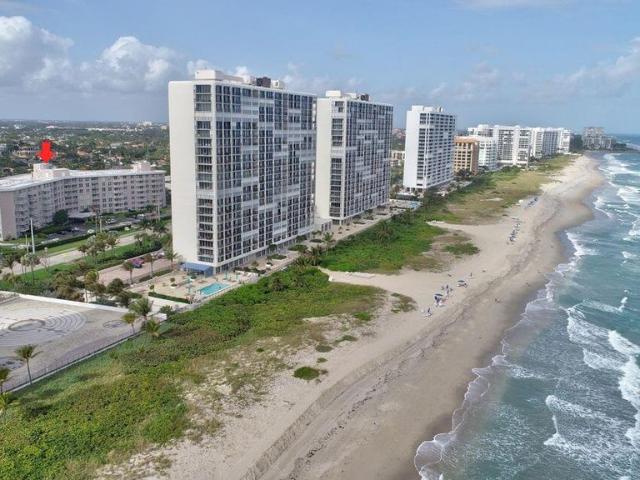 Luxury apartment complex for rent in Boca Raton, United States