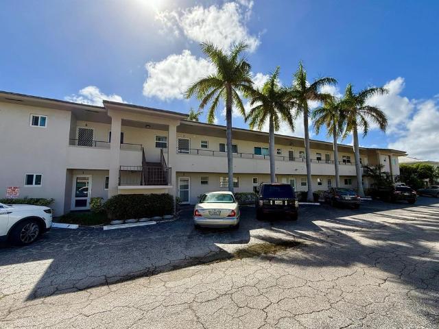 Luxury apartment complex for rent in Boca Raton, United States