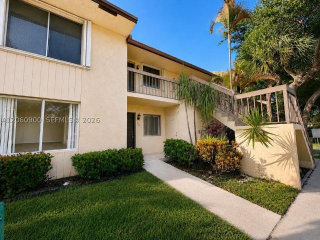 Luxury apartment complex for rent in Boca Raton, United States