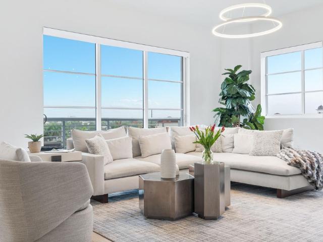 Luxury apartment complex for rent in Boca Raton, United States