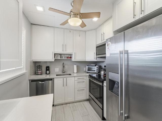 Luxury apartment complex for rent in Boca Raton, United States