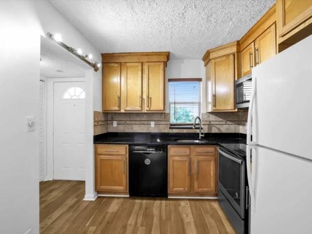 Luxury apartment complex for rent in Boca Raton, United States