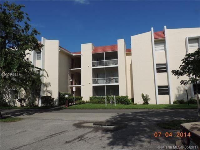 Luxury apartment complex for rent in Boca Raton, United States