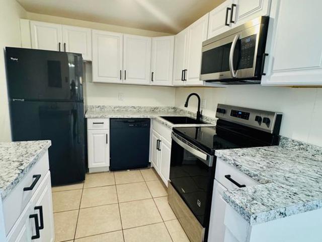 Luxury apartment complex for rent in Boca Raton, United States