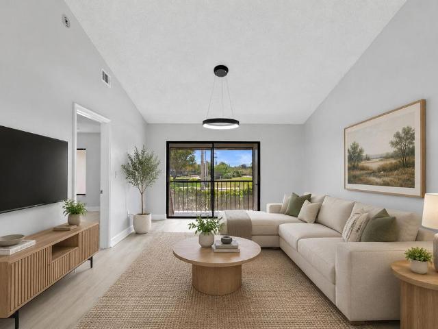 Luxury apartment complex for rent in Boca Raton, United States
