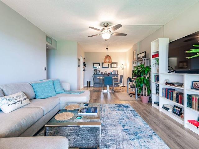 Luxury apartment complex for rent in Boca Raton, United States
