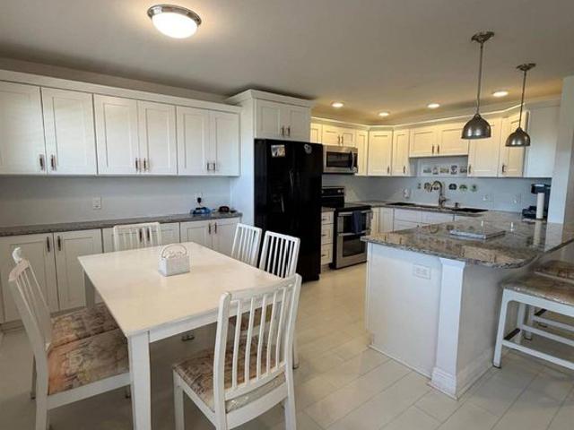 Luxury apartment complex for rent in Boca Raton, United States