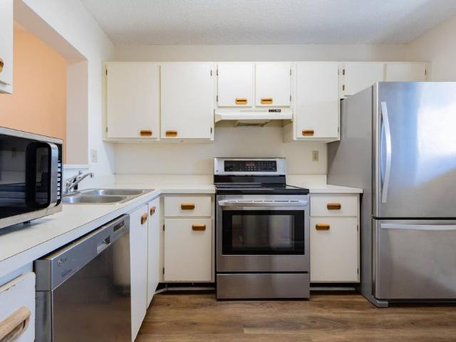 Luxury apartment complex for rent in Boca Raton, United States