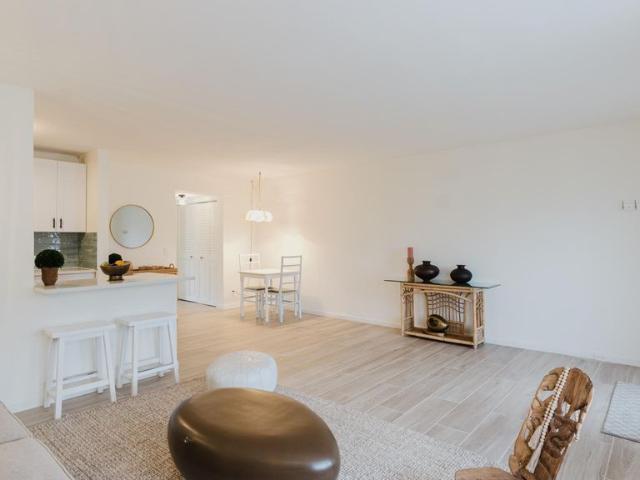 Luxury apartment complex for rent in Boca Raton, United States