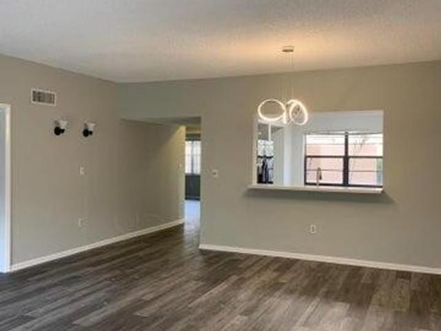 Luxury apartment complex for rent in Boca Raton, United States