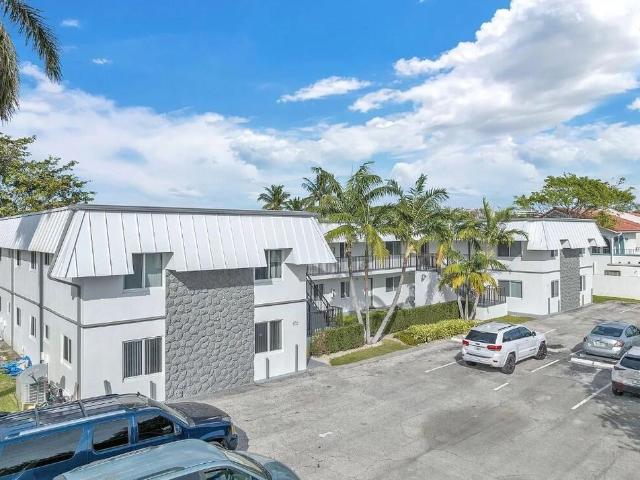 Luxury apartment complex for rent in Boca Raton, United States