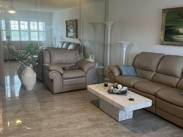 Luxury apartment complex for rent in Boca Raton, United States