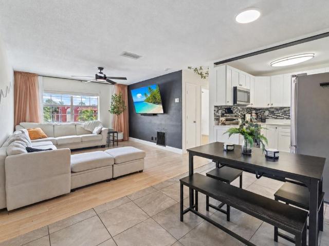 Luxury apartment complex for rent in Boca Raton, United States