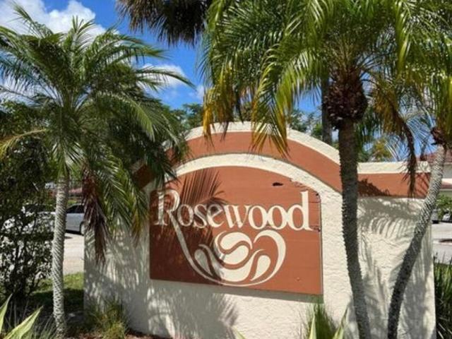 Luxury apartment complex for rent in Boca Raton, Florida