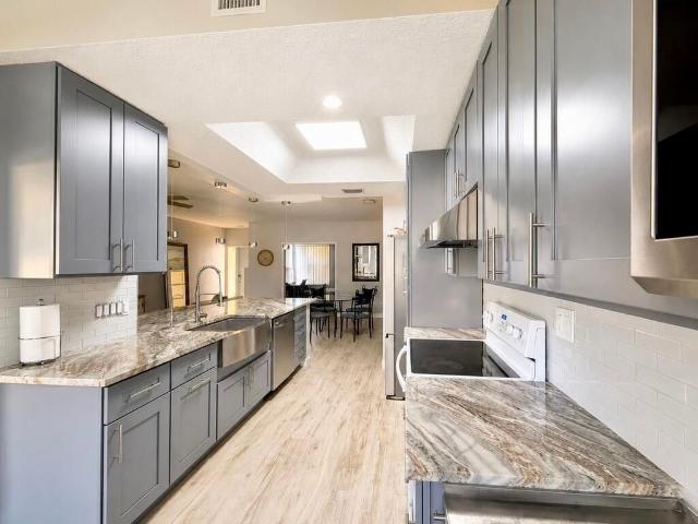 Luxury apartment complex for rent in Boca Raton, Florida