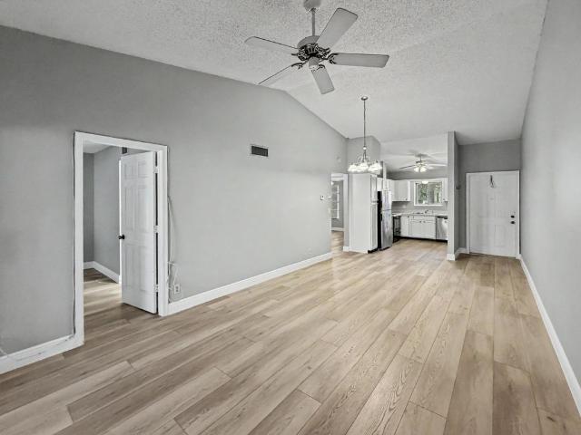 Luxury apartment complex for rent in Boca Raton, Florida