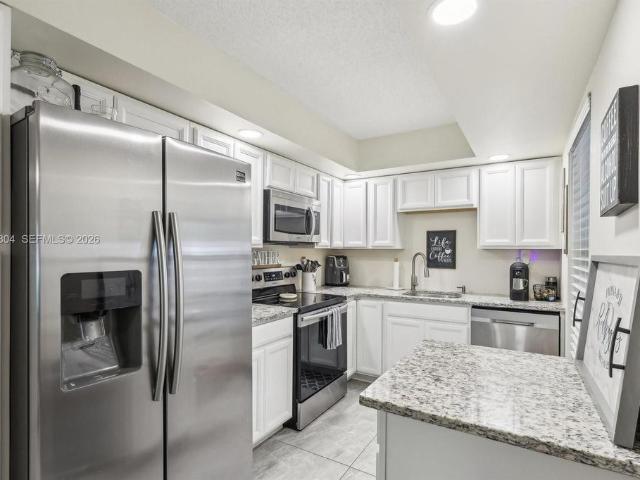 Luxury apartment complex for rent in Boca Raton, Florida