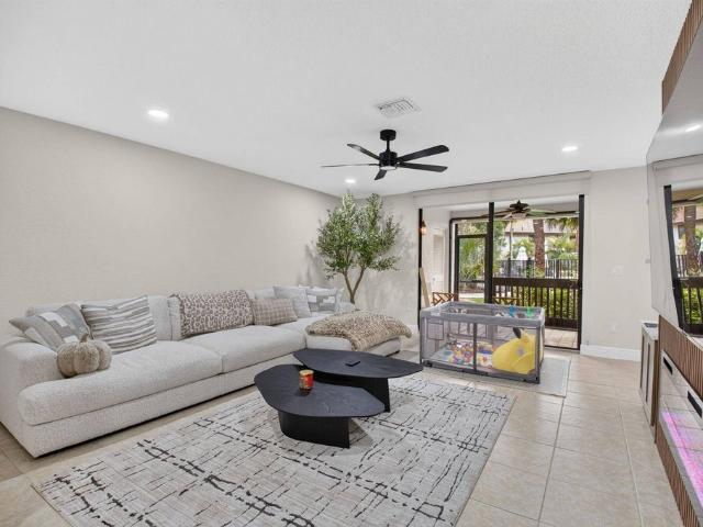 Luxury apartment complex for rent in Boca Raton, Florida
