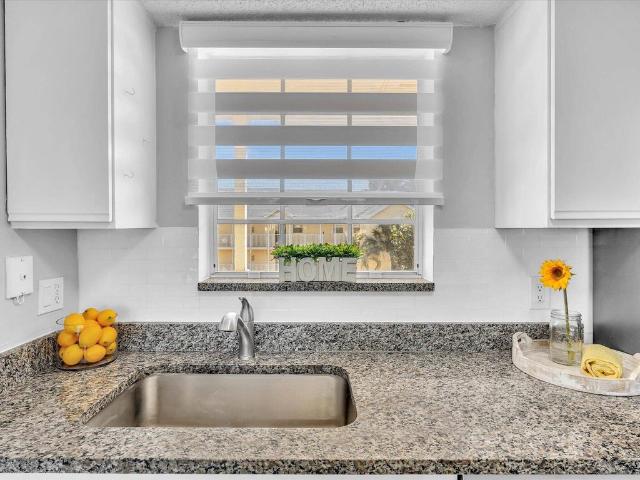 Luxury apartment complex for rent in Boca Raton, Florida
