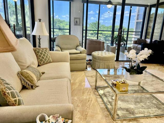 Luxury apartment complex for rent in Boca Raton, Florida