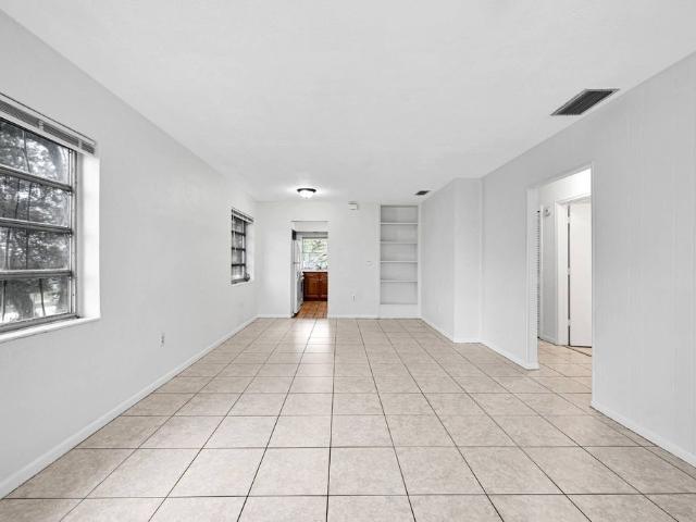 Luxury apartment complex for rent in Boca Raton, Florida
