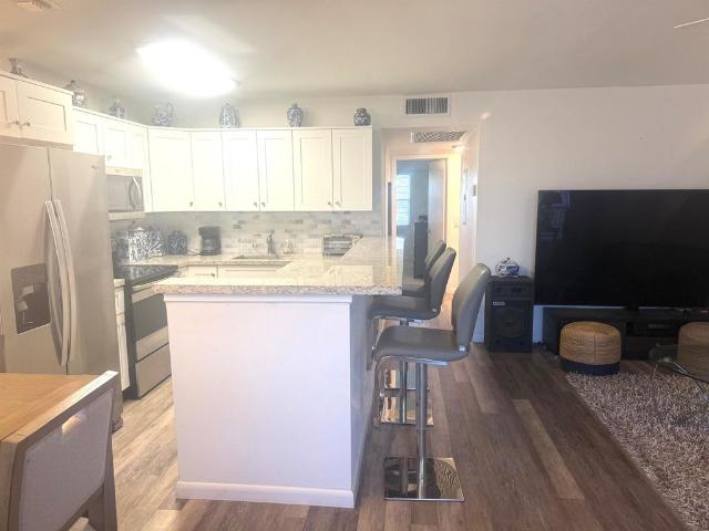 Luxury apartment complex for rent in Boca Raton, Florida