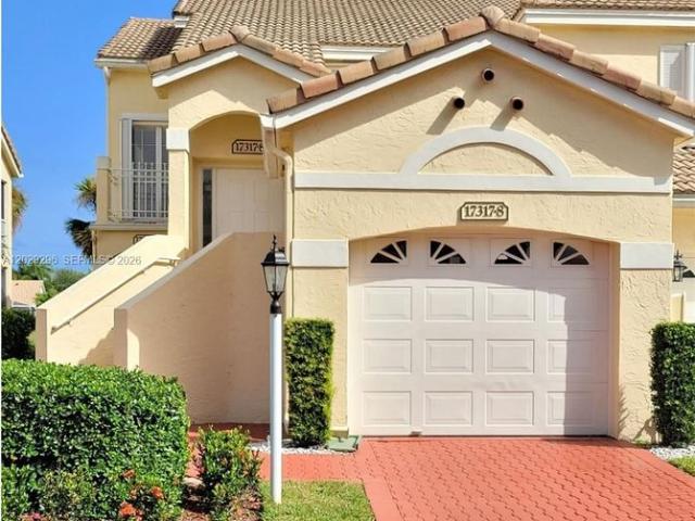 Luxury apartment complex for rent in Boca Raton, Florida