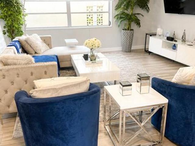 Luxury apartment complex for rent in Boca Raton, Florida